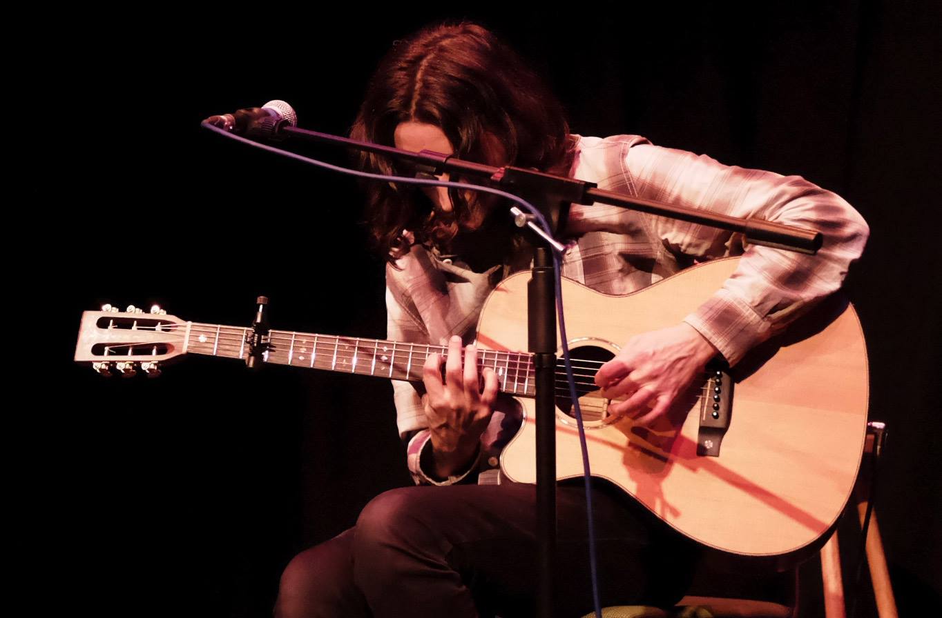 Album review: David Ian Roberts – From the Harbour – MOOF
